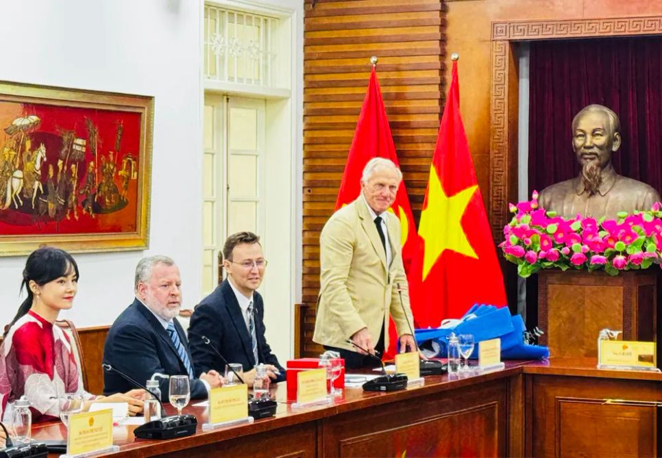 Huyền thoại golf Australia làm Đại sứ Du lịch Việt Nam nhiệm kỳ 2025 ...