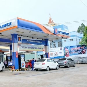 Chủ tịch UBND TP.HCM chỉ đạo theo dõi biến động giá xăng dầu, kiểm soát ...