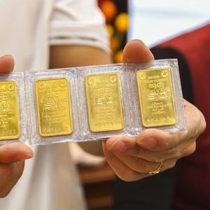 Giá vàng lao dốc trong tuần, mất hơn 3 triệu đồng mỗi lượng - Đầu Tư Từ Đâu